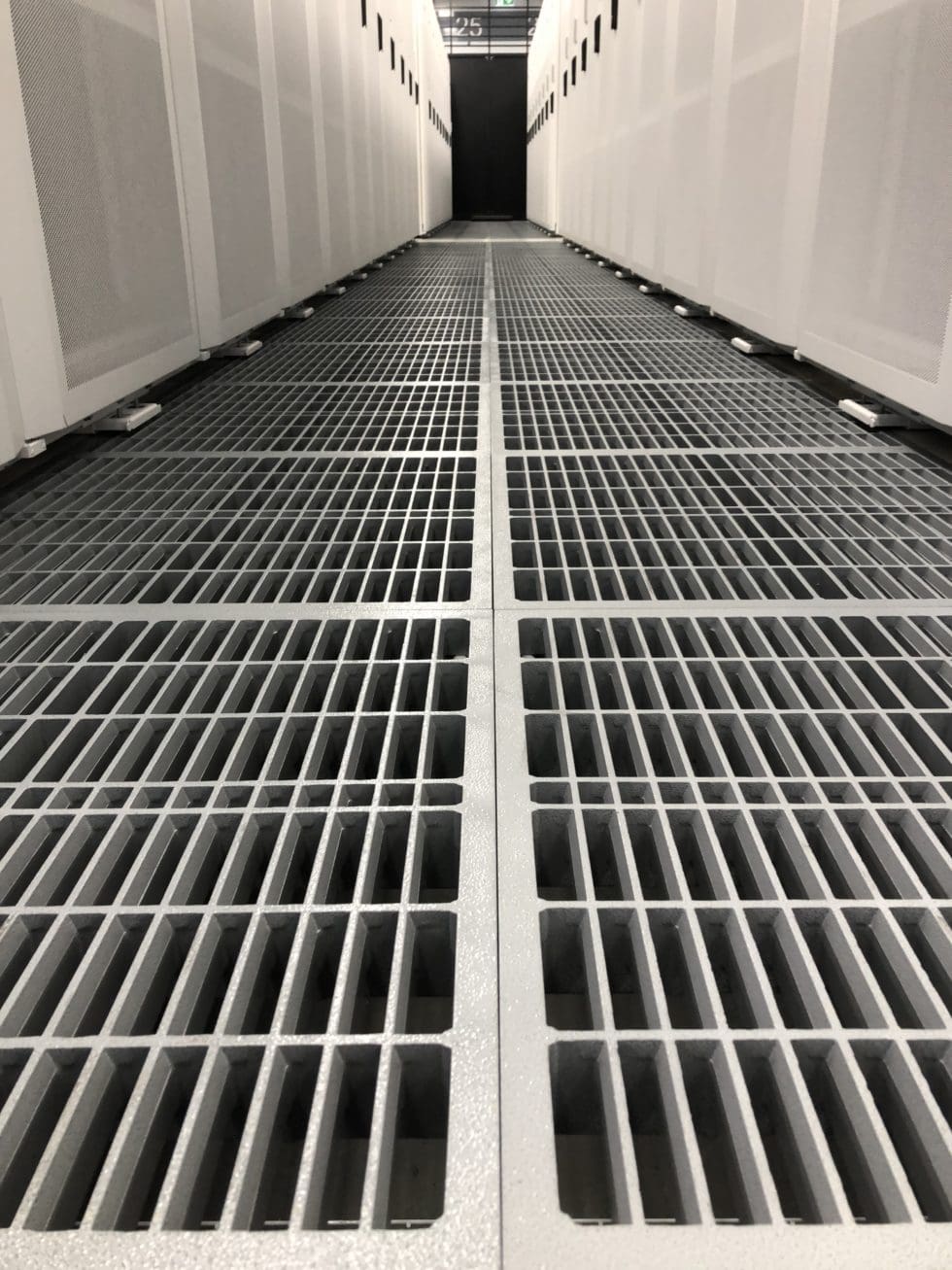 Data Centre Floor Tiles What Are They Eziblank 9970